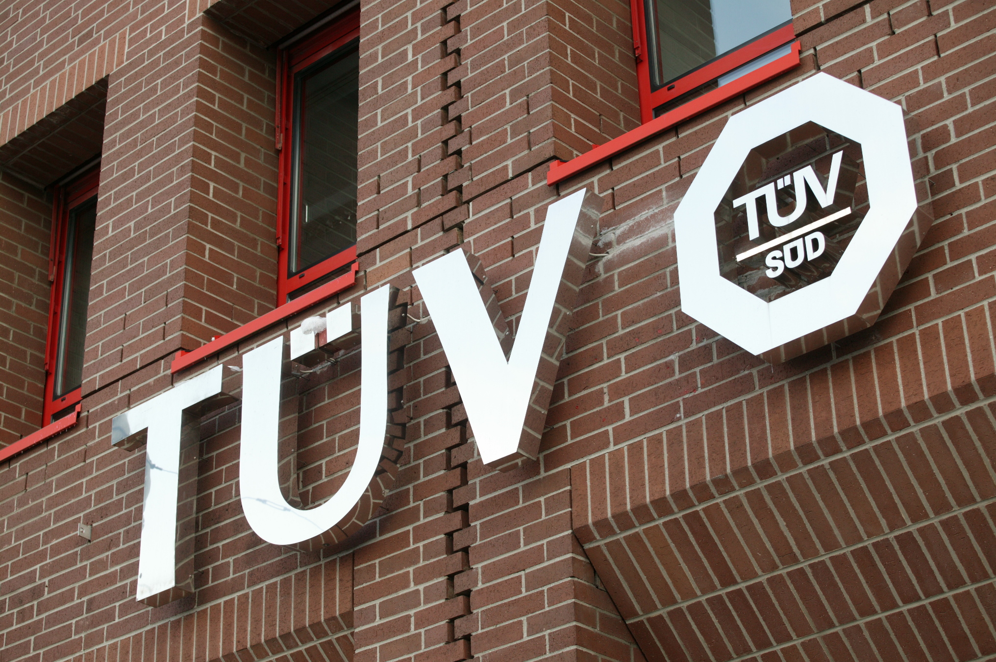 TÜV SÜD is an Approved Laboratory for LED Lighting Facts — LED ...