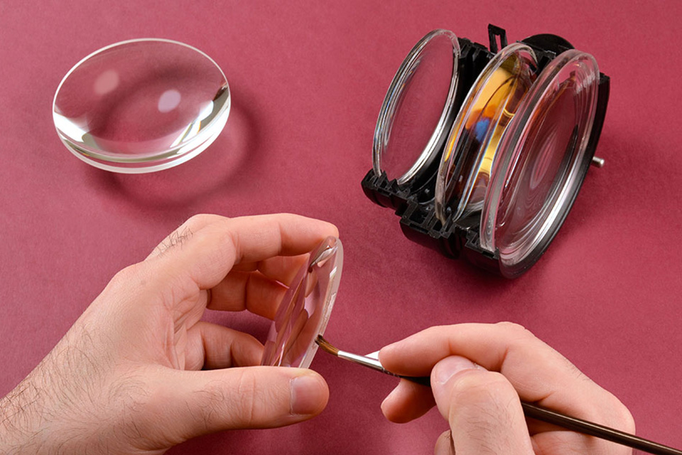 Master Bond UV22DC80-1 Simplifies LED Assembly — LED professional - LED ...