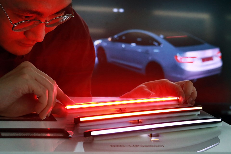 LG Innotek Unveiled “Nexlide-L” for Automotive Ultra-slim Line Lamps ...