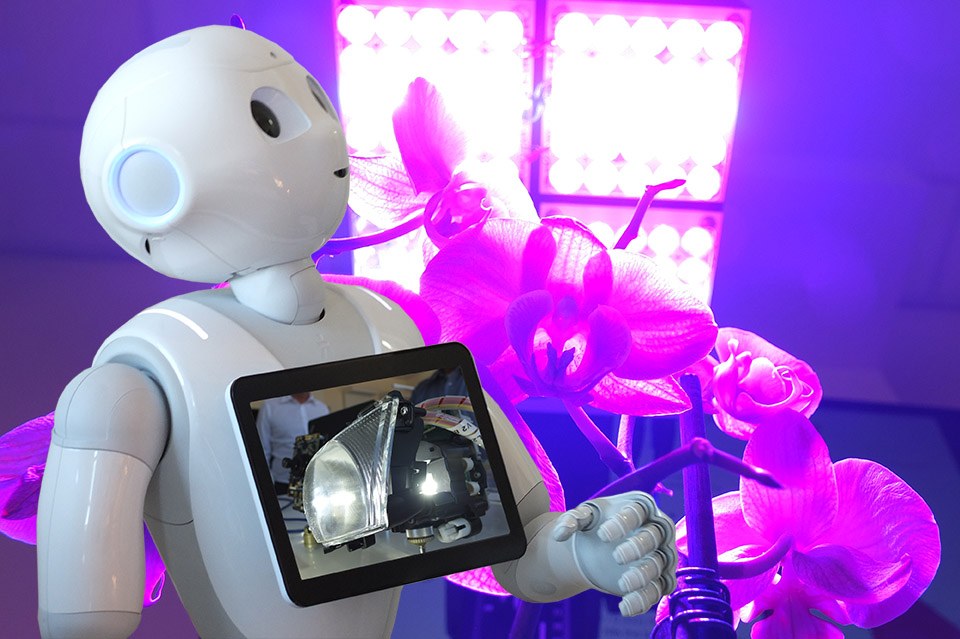 LightSpeed Experience Center — LED professional - LED Lighting ...